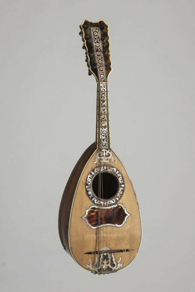 Une mandoline à la Cour... Le rôle majeur d’Antonio Vinaccia auprès de la noblesse - Vichy Enchères